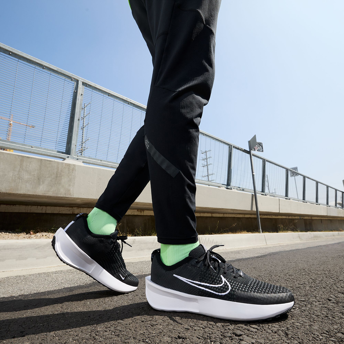 나이키 인터랙트 런 NIKE INTERACT RUN - 나이키