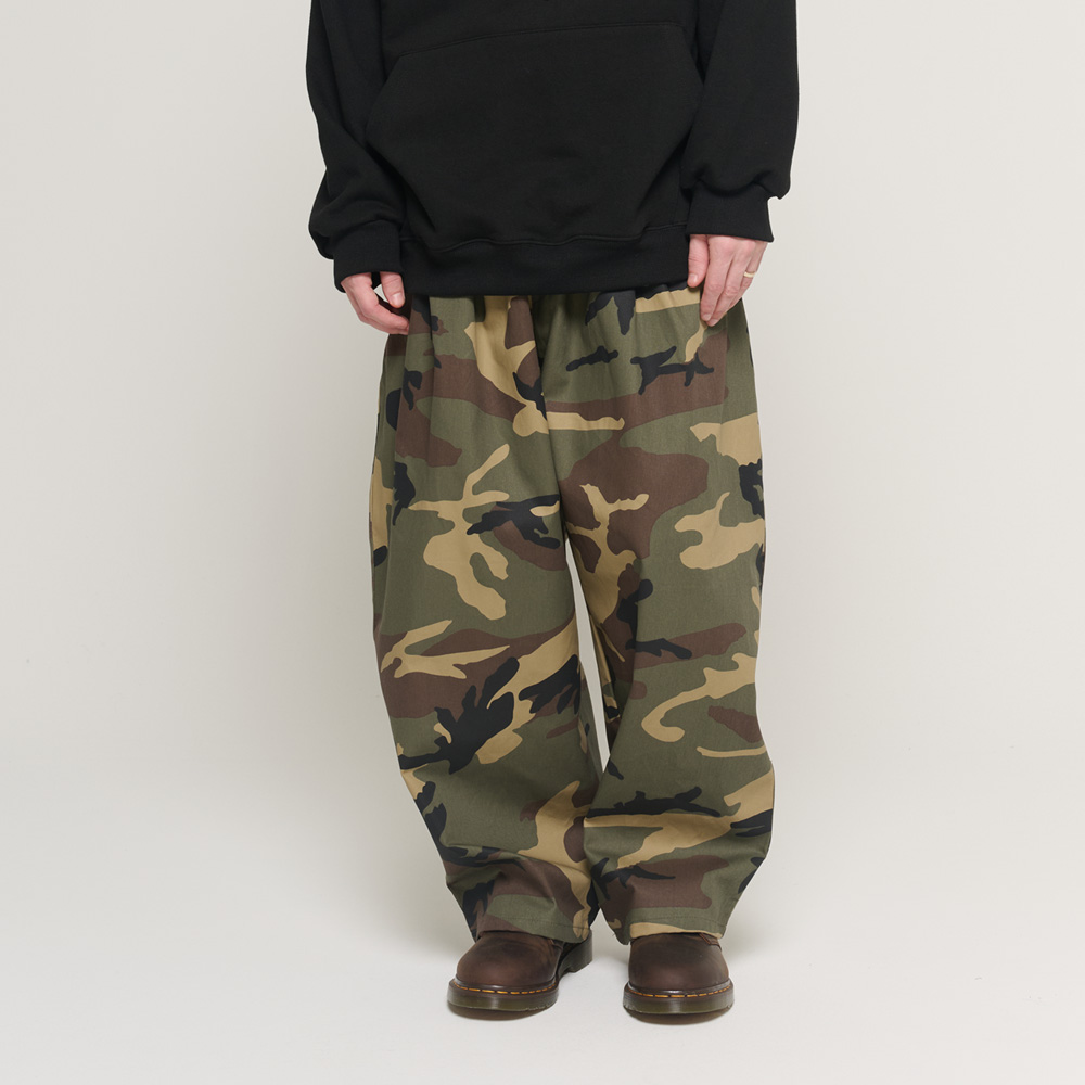 CAMO RANDOM PATTERN LOOP BALLOON PANTS (KHAKI) CAMO RANDOM PATTERN LOOP ...